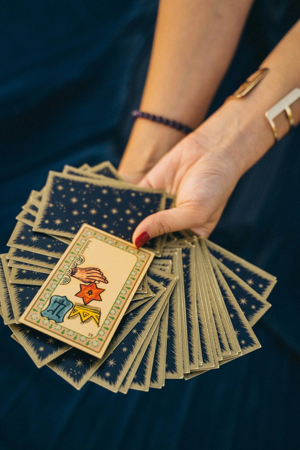 Guide to Choosing Animal-Themed Tarot Decks - Spirit of Joy
